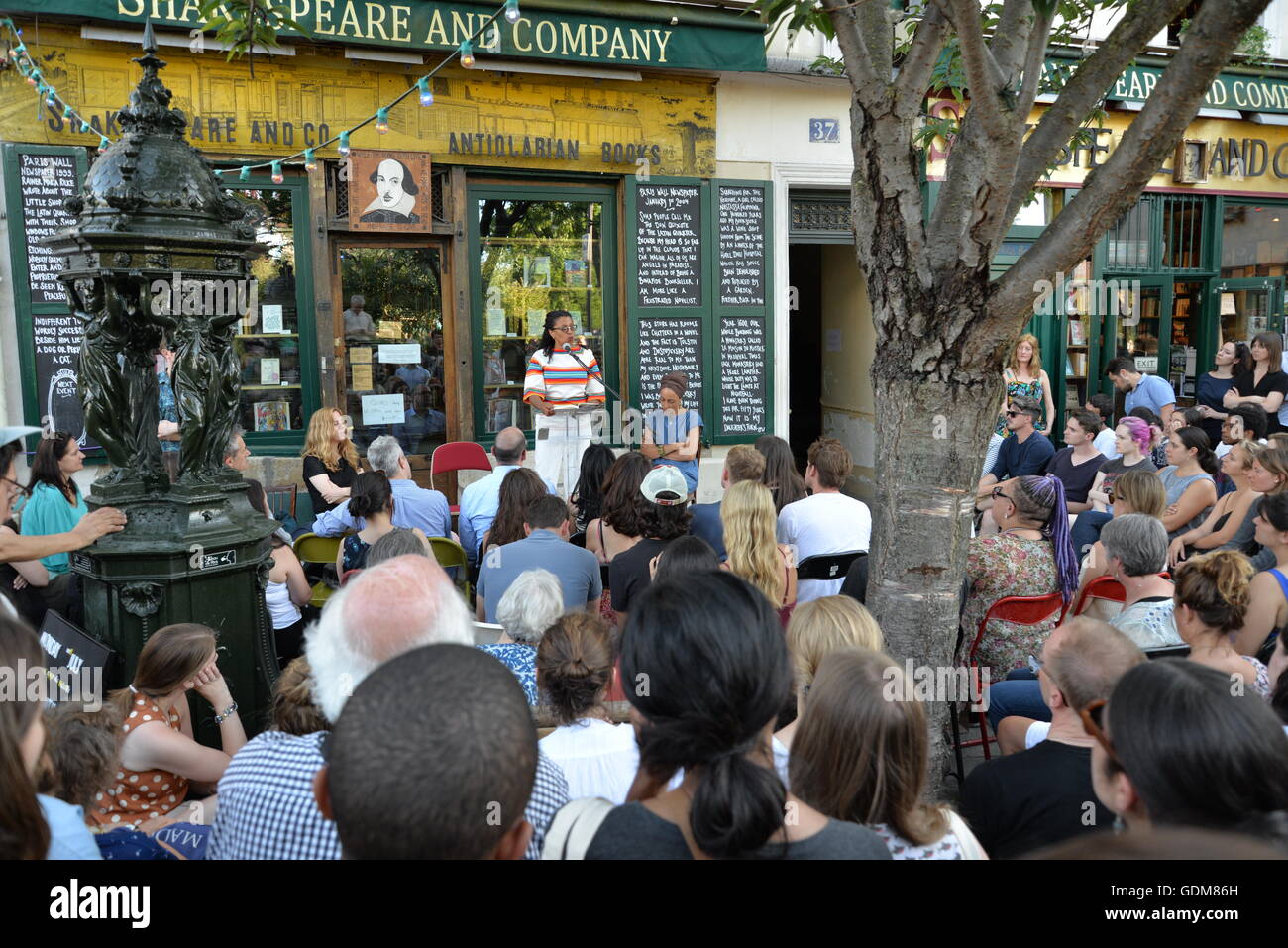 Robin Coste Lewis and Zadie Smith read their poetry and fiction to a ...
