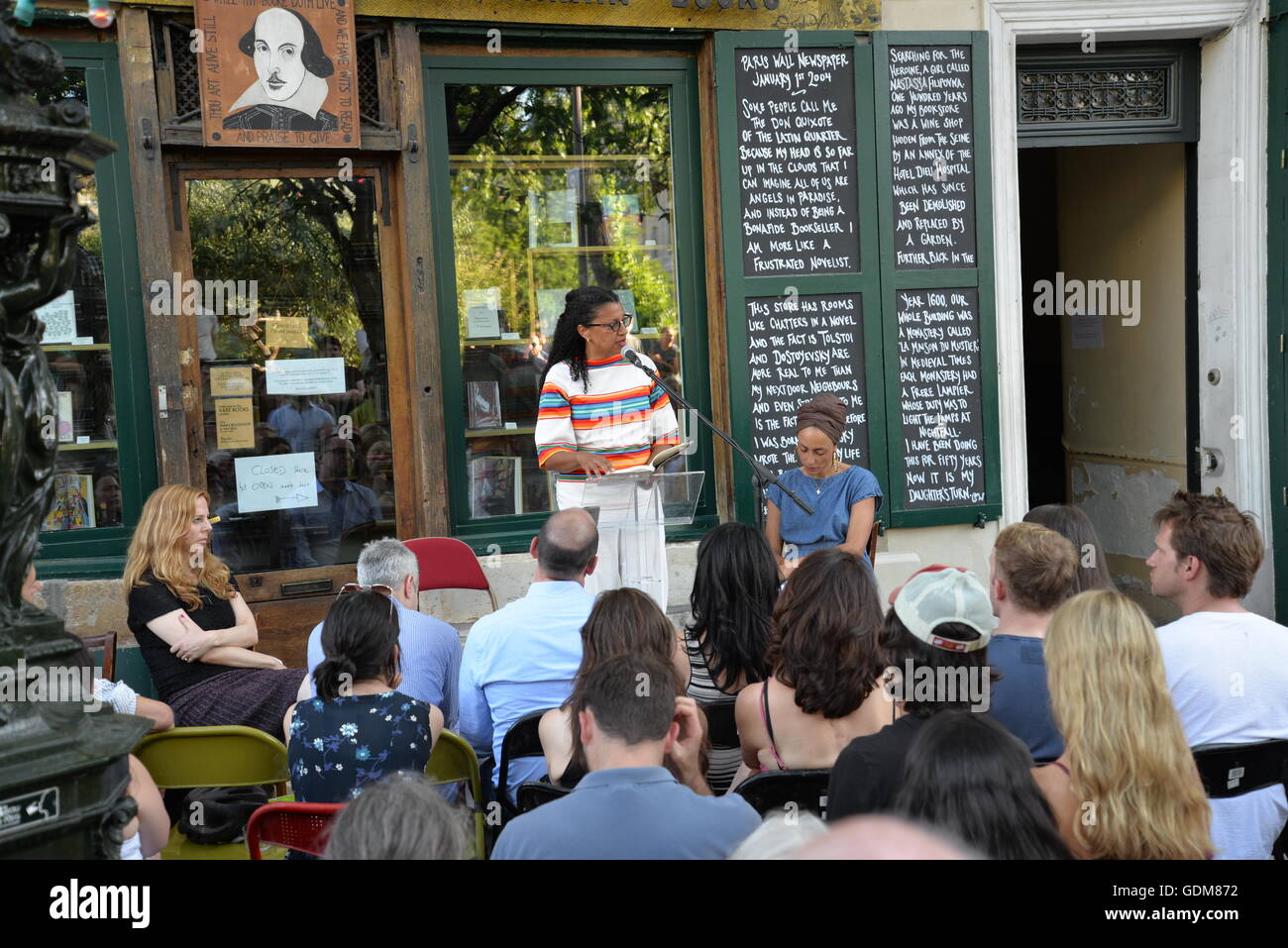 Robin Coste Lewis and Zadie Smith read their poetry and fiction to a ...