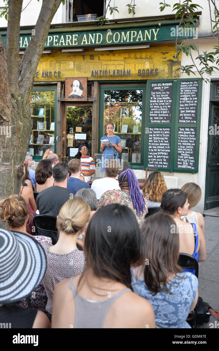 Robin Coste Lewis and Zadie Smith read their poetry and fiction to a ...