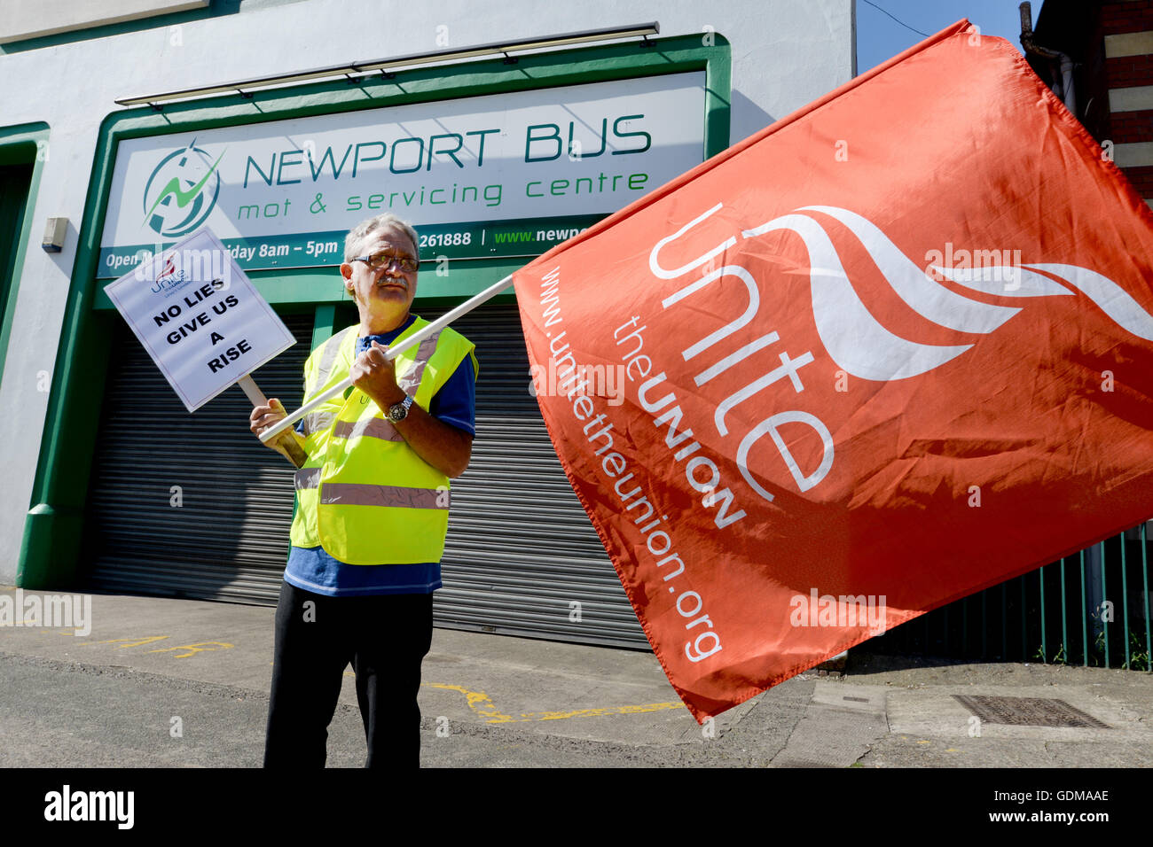 Bus driver strike hi-res stock photography and images - Alamy