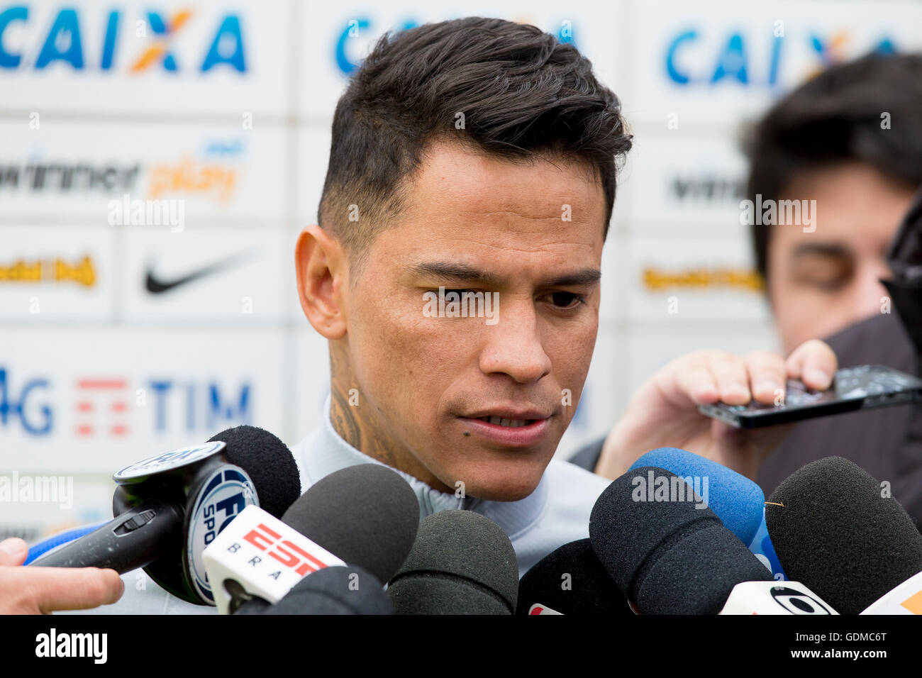 Press conference midfield Giovanni Augusto during the Corinthians ...
