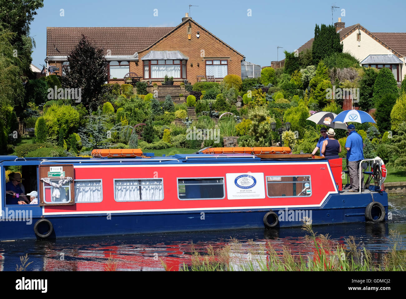 People enjoying the hot weather on the river soar has the heatwave ...