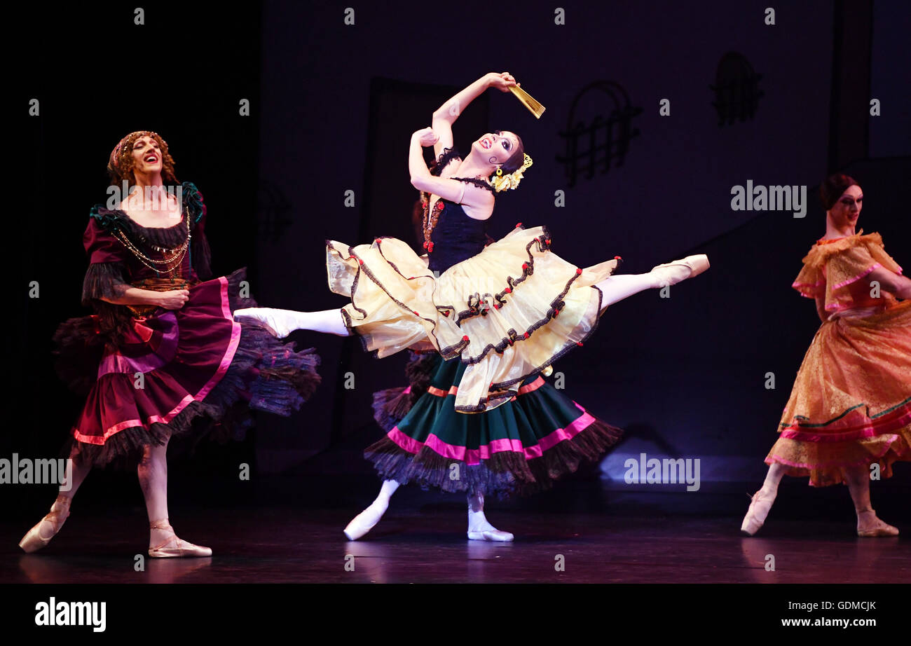 Berlin, Germany. 19th July, 2016. Male ballet dancers of the ballet ...