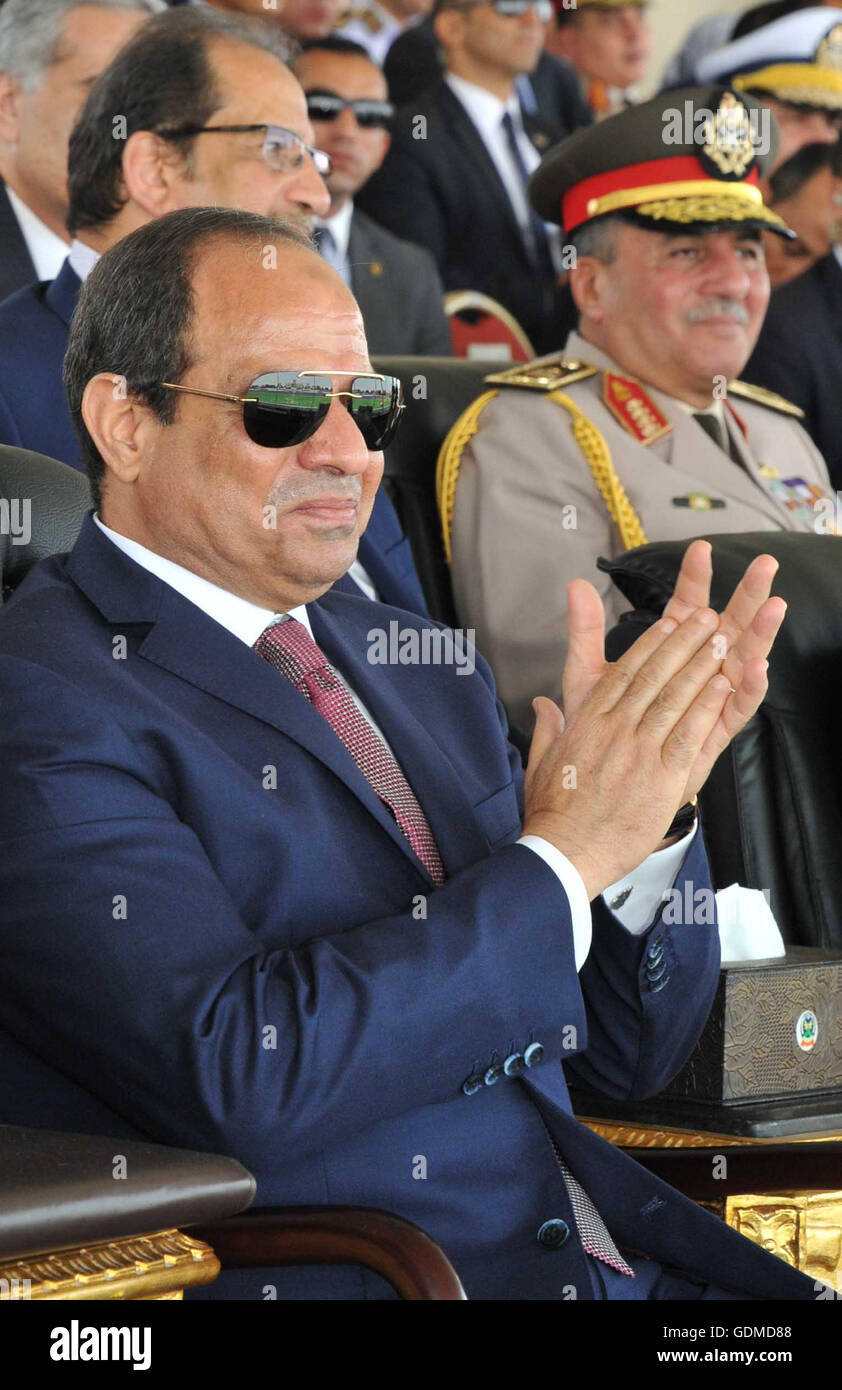 Egyptian police graduation ceremony hi-res stock photography and images ...
