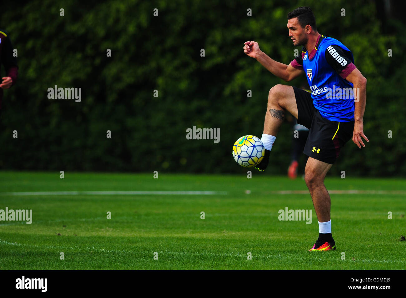 Gilberto during training the S?o Paulo Football Club, held at CCT Barra ...