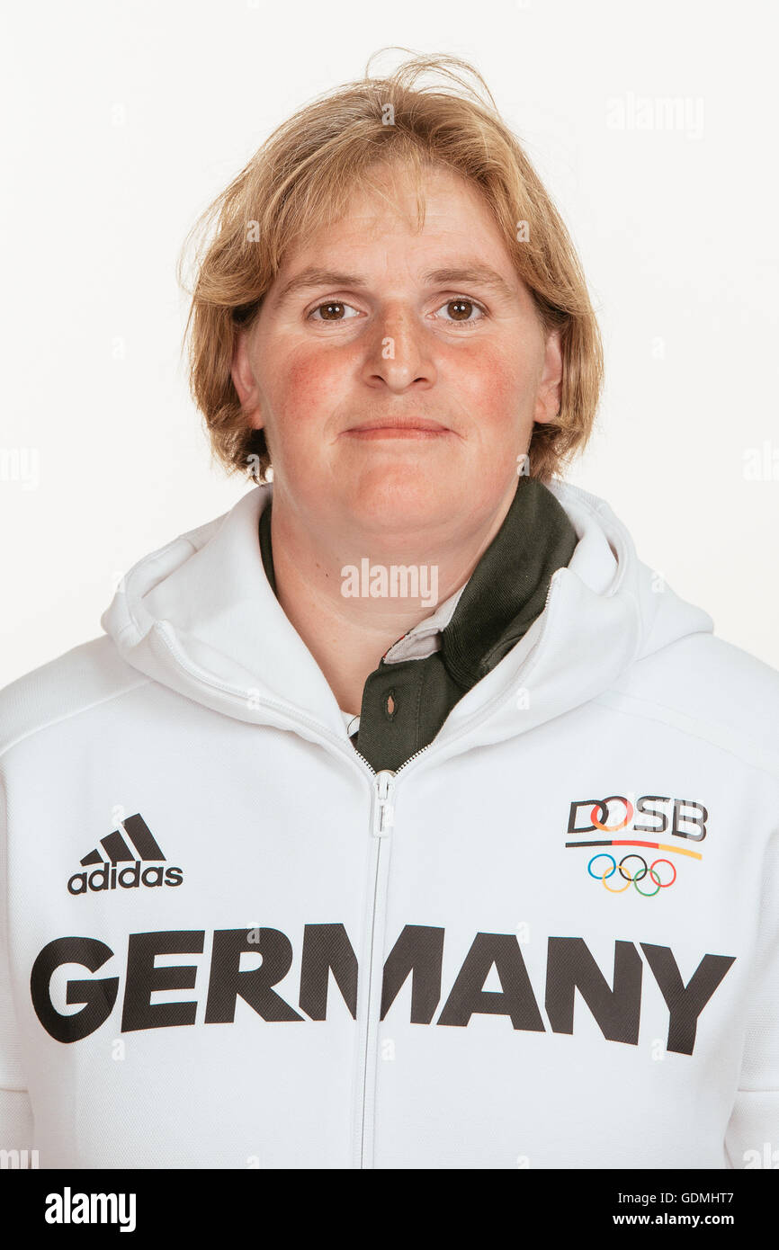 Sandra Decker's Instagram, Twitter & Facebook on IDCrawl