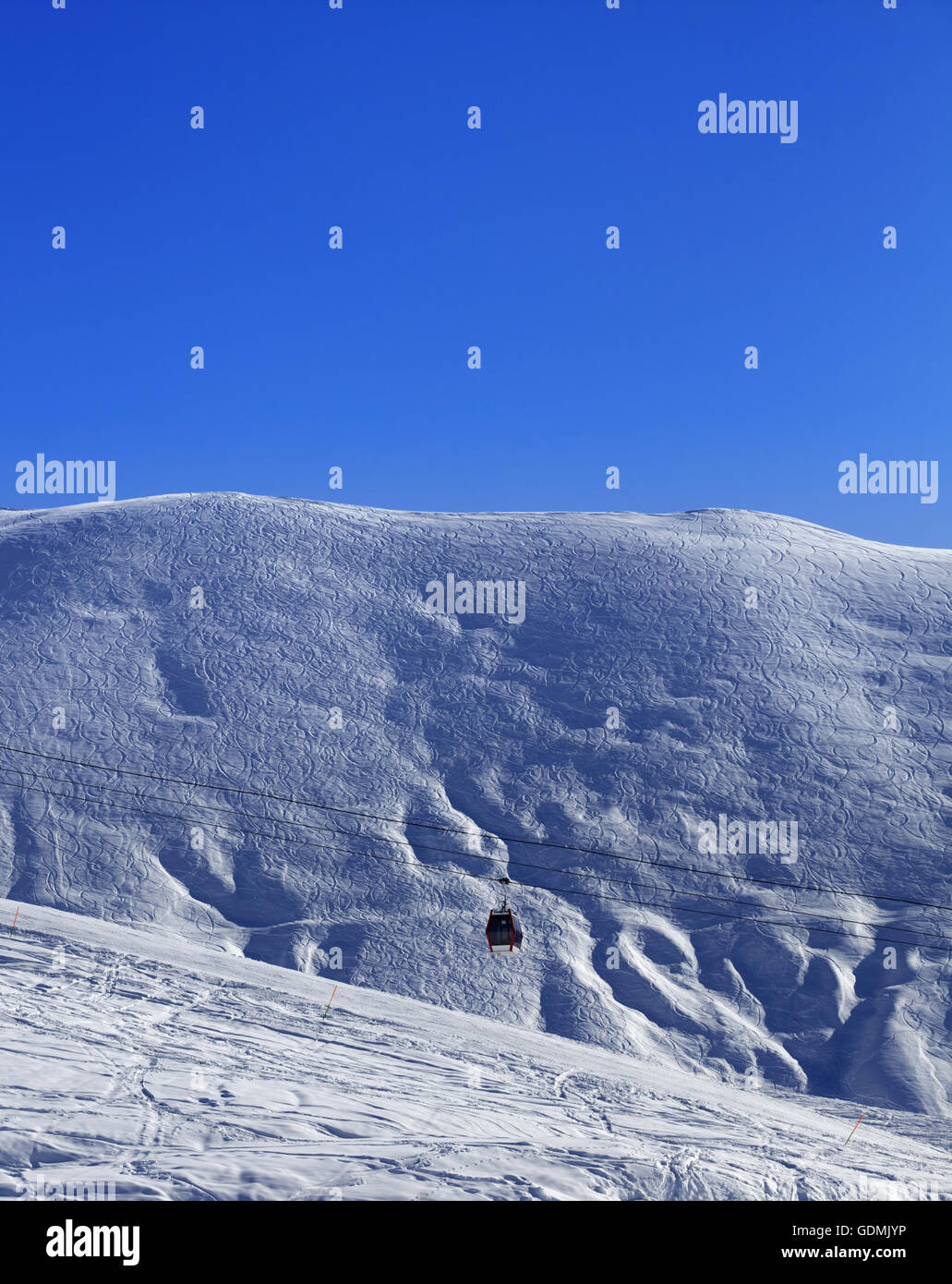 Gudauri ski cable car gondola hi-res stock photography and images - Alamy