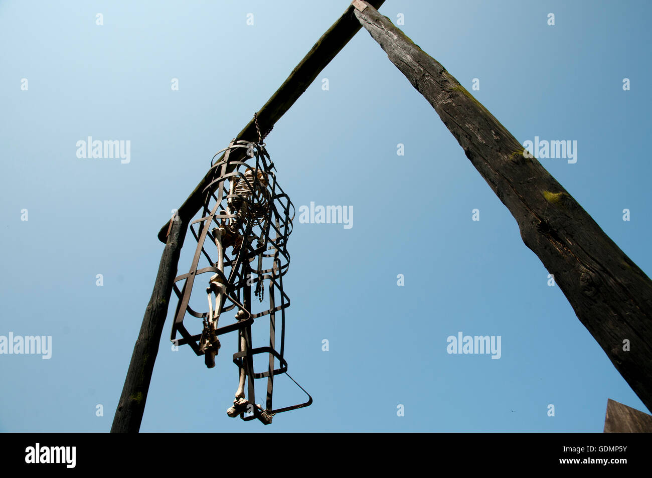 Medieval torture cage hi-res stock photography and images - Alamy