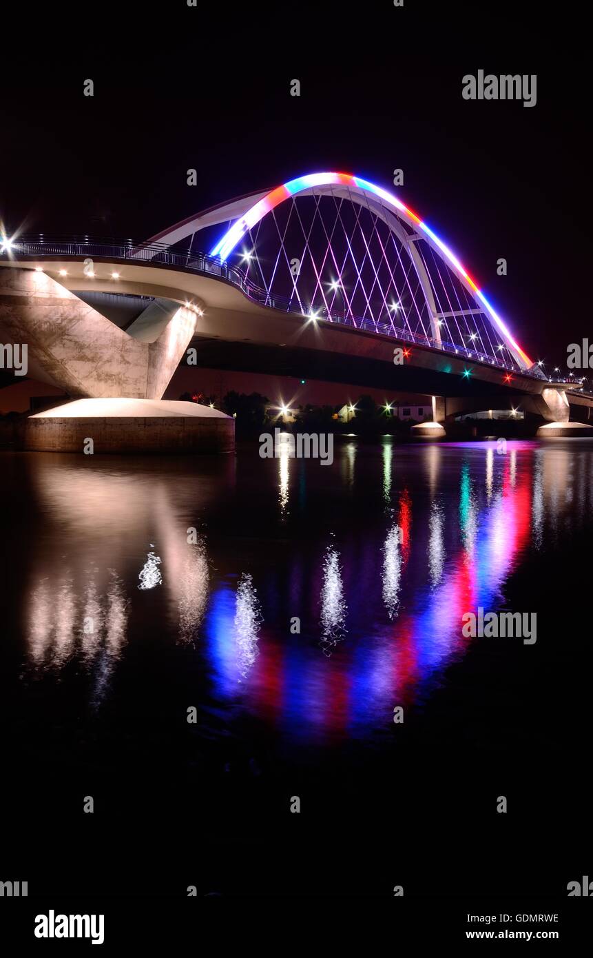 Bridge in minneapolis minnesota hi-res stock photography and images - Alamy