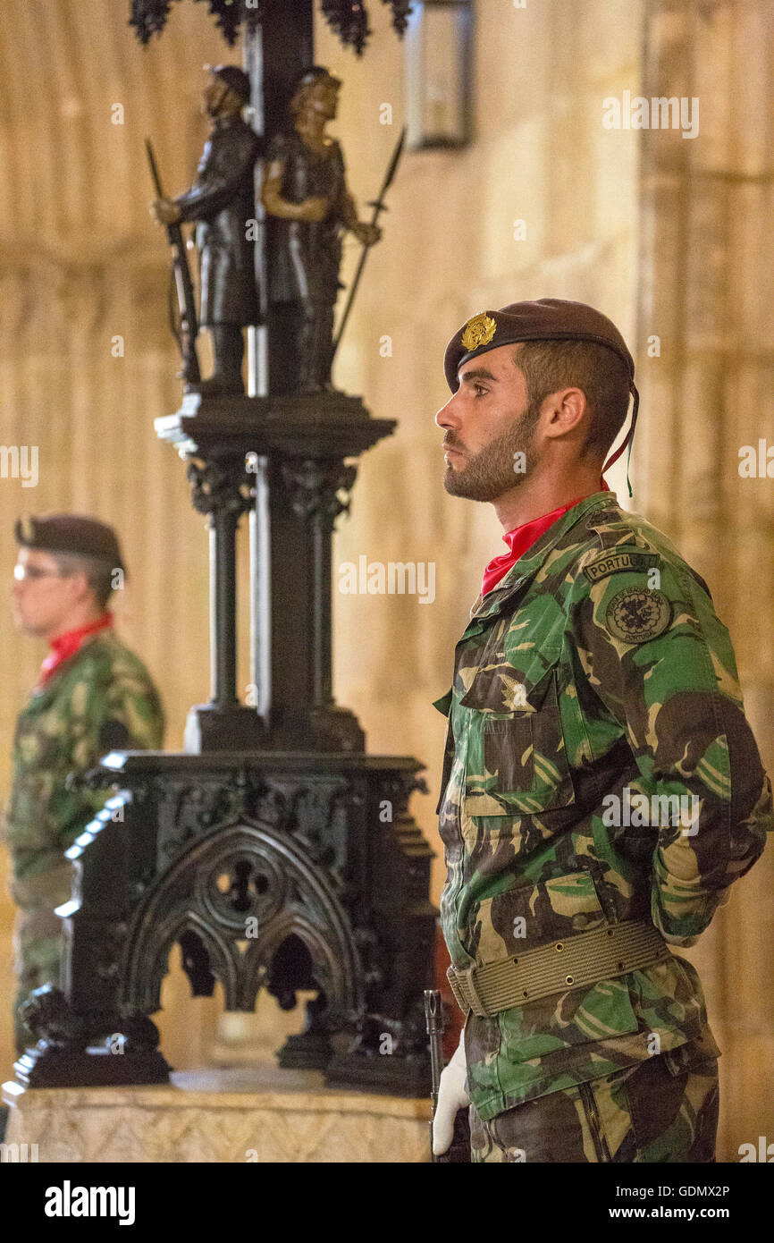 Rapid Deployment Force Portugal, Brigada de Reaccao Rapida, guard at ...