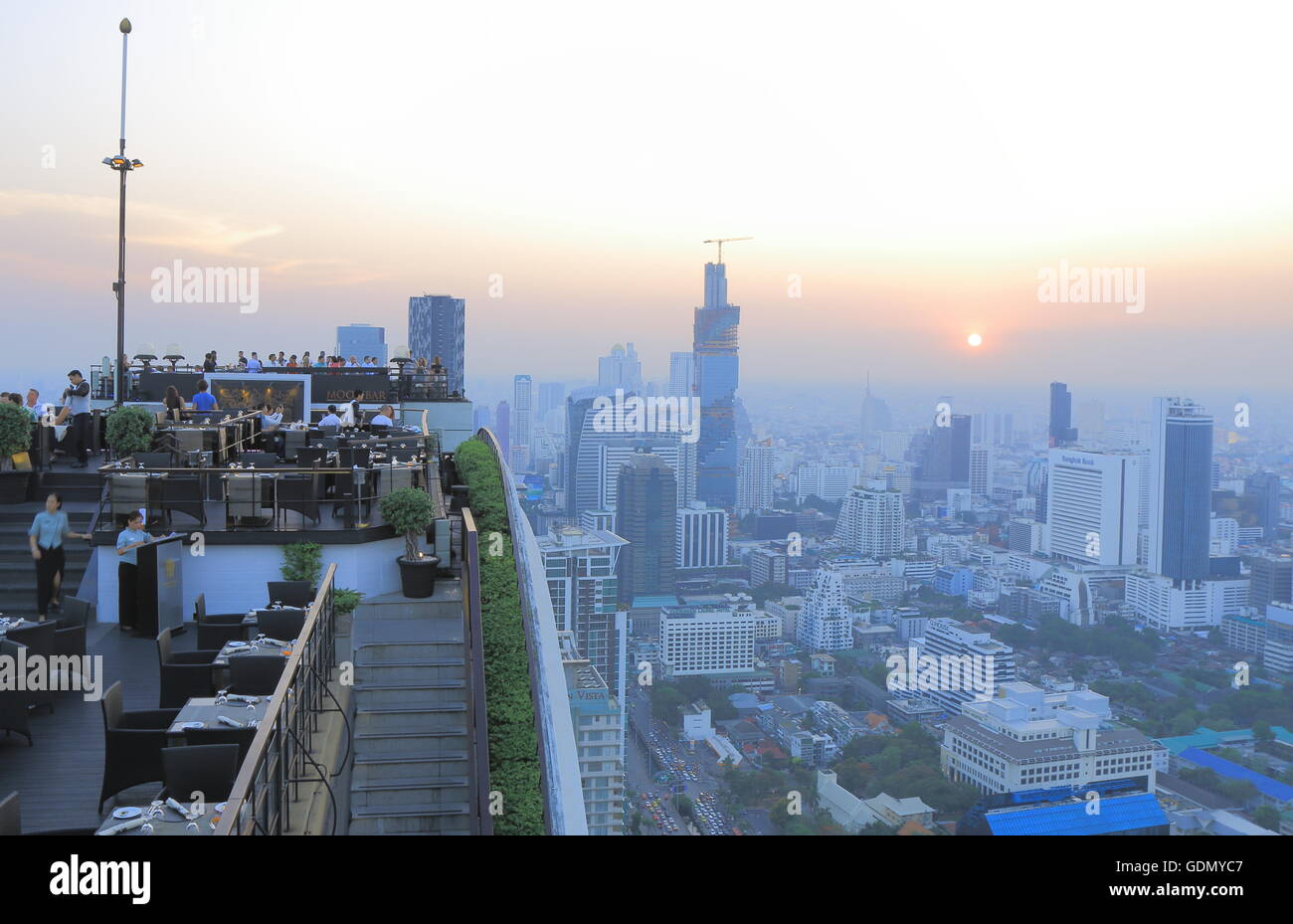 Bangkok rooftop bar hi-res stock photography and images - Alamy
