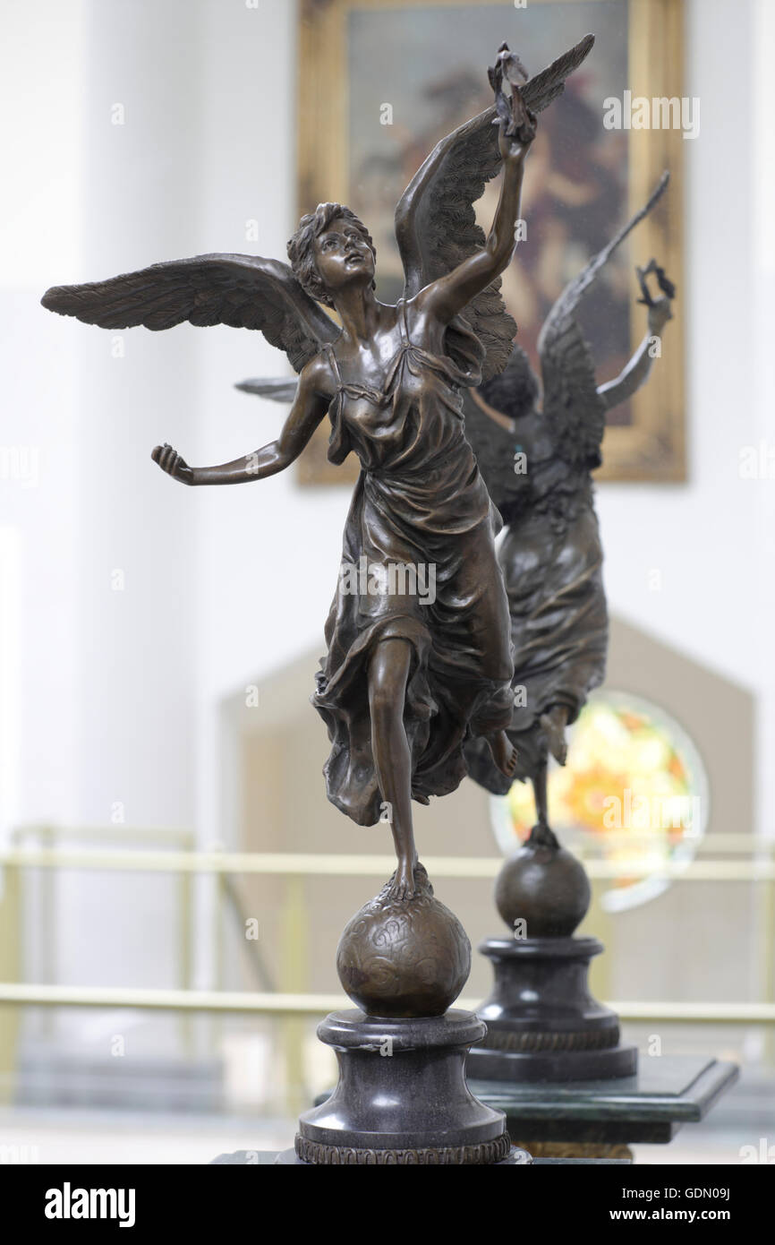 Goddess figures antique hi-res stock photography and images - Alamy