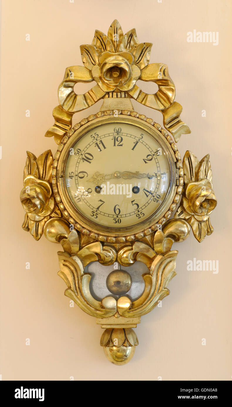 Antique clock shop hi-res stock photography and images - Alamy