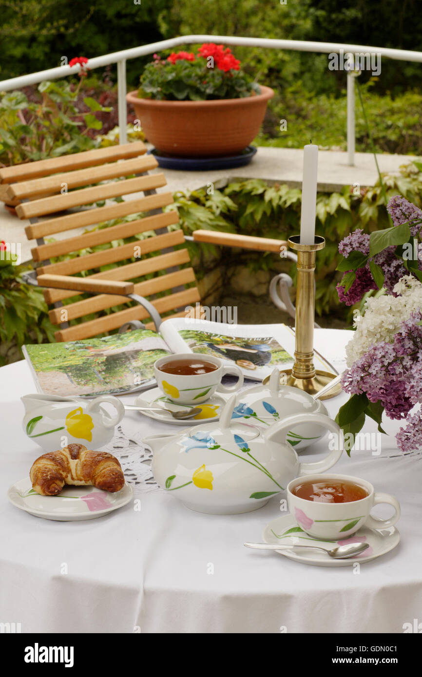 Well laid dining table hi-res stock photography and images - Alamy