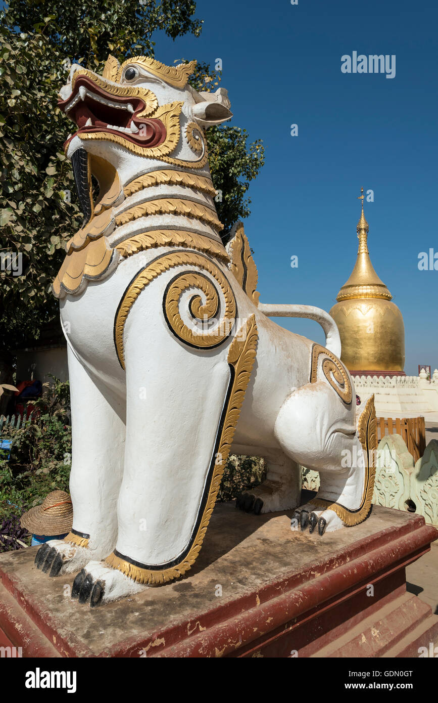 Chinthe statue in front of the Bupaya Pagoda, Old Bagan, Myanmar Stock ...
