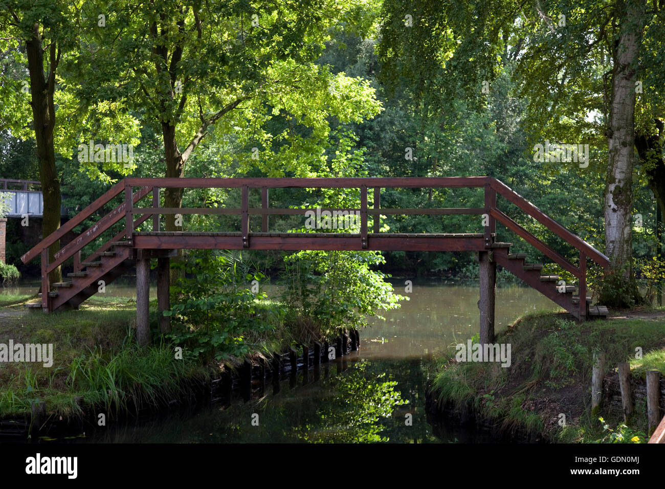 Wooden bridge crossing the river, Spreewald, Spree Forest biosphere ...
