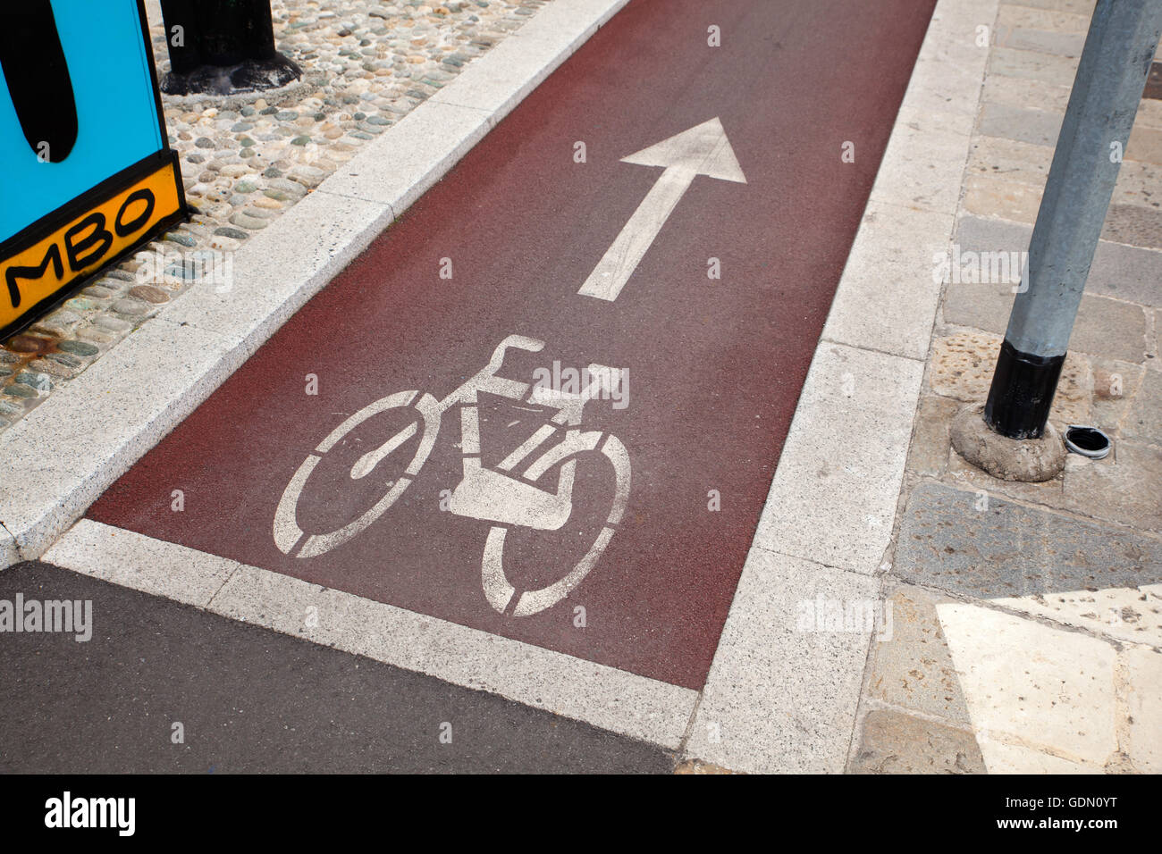 View of bycicle path in Milan, Italy Stock Photo - Alamy