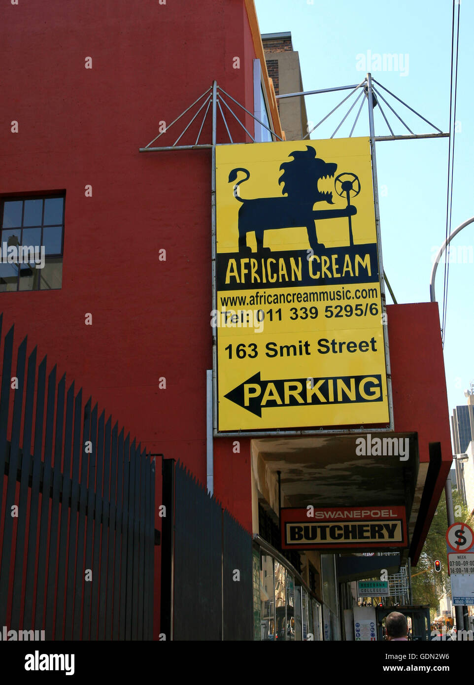 African cream music sign hi-res stock photography and images - Alamy