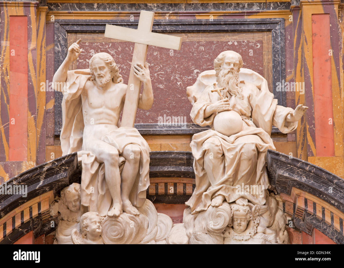 Holy trinity statue hi-res stock photography and images - Alamy
