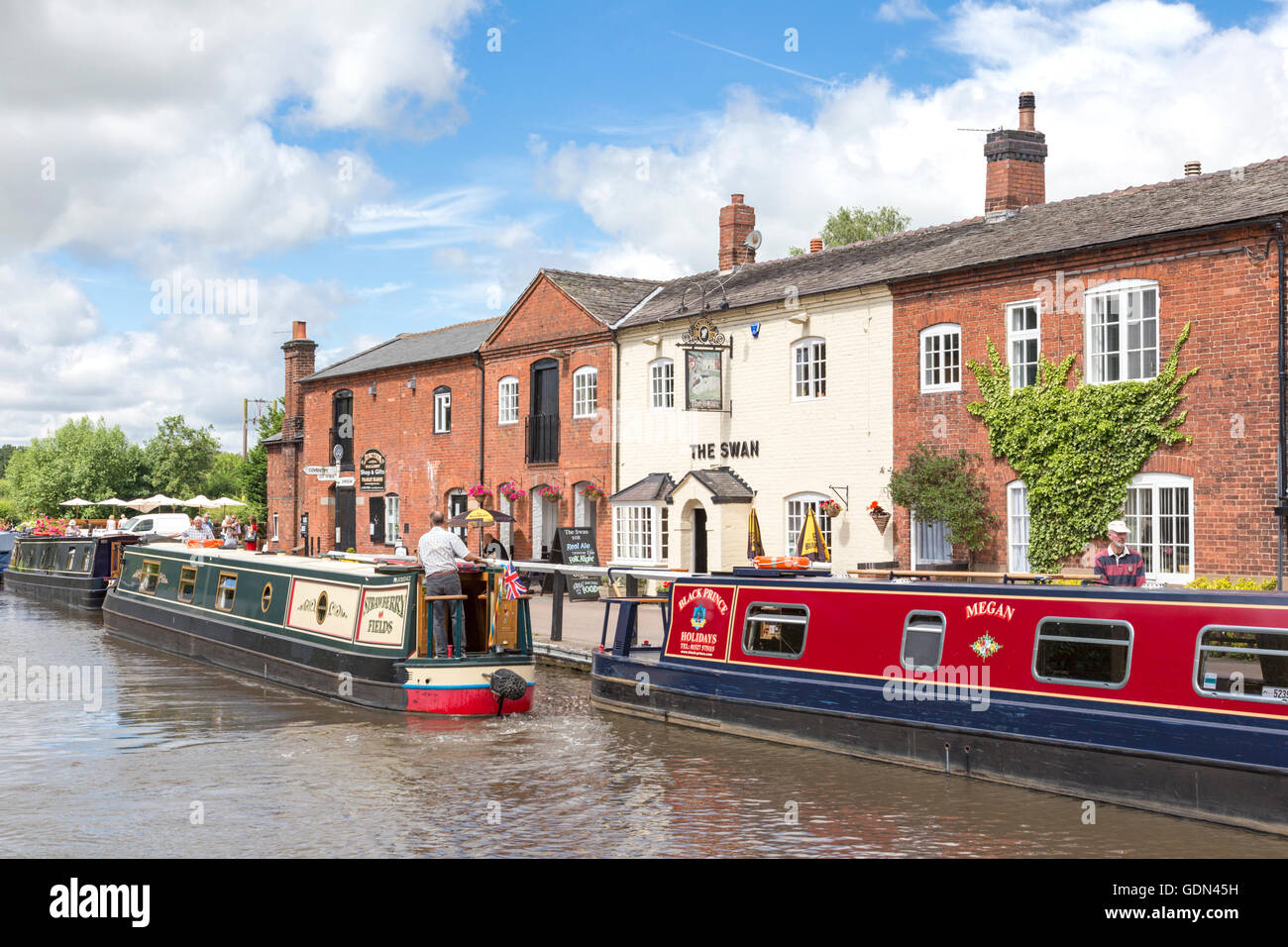 Narrowboats at Fradley Junction on the Trent and Mersey Canal ...