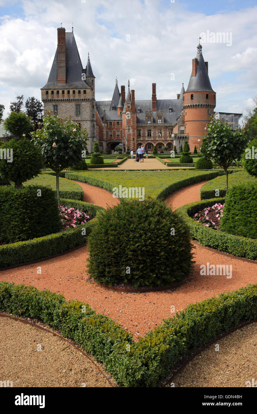 Chateau de maintenon hi-res stock photography and images - Alamy