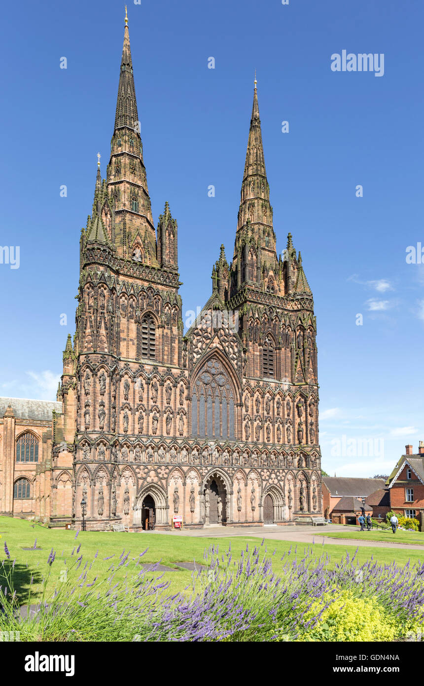Lichfield cathedral hi-res stock photography and images - Alamy