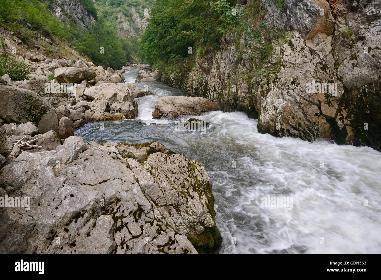 Water streams through rocks hi-res stock photography and images - Alamy