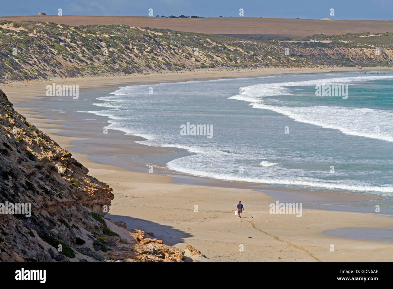 Walking on Berry Bay on the Yorke Peninsula Stock Photo - Alamy