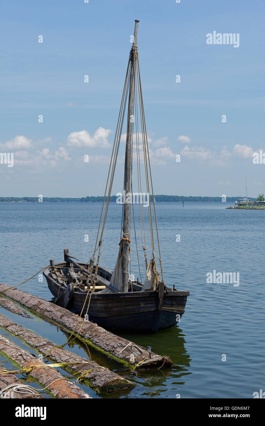 John Smith Shallop Reproduction Stock Photo - Alamy