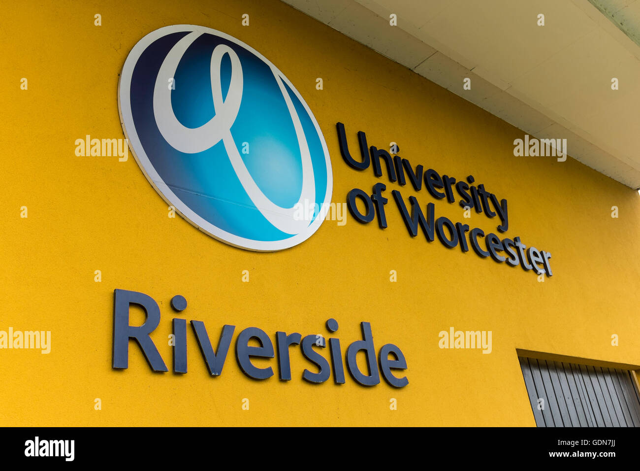 University of Worcester Riverside building sign, Worcester ...