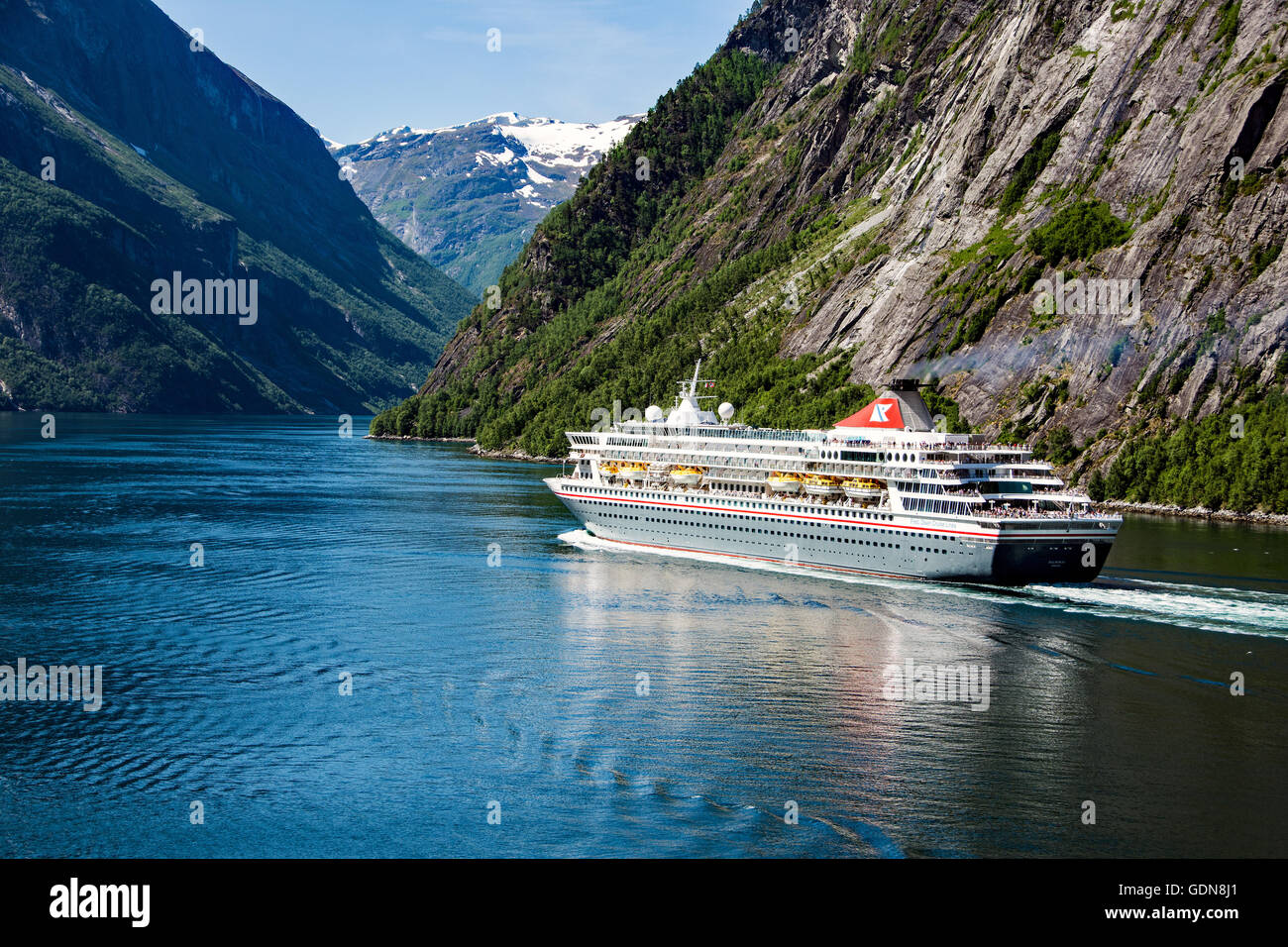 Fred olsen cruise ship balmoral hi-res stock photography and images - Alamy