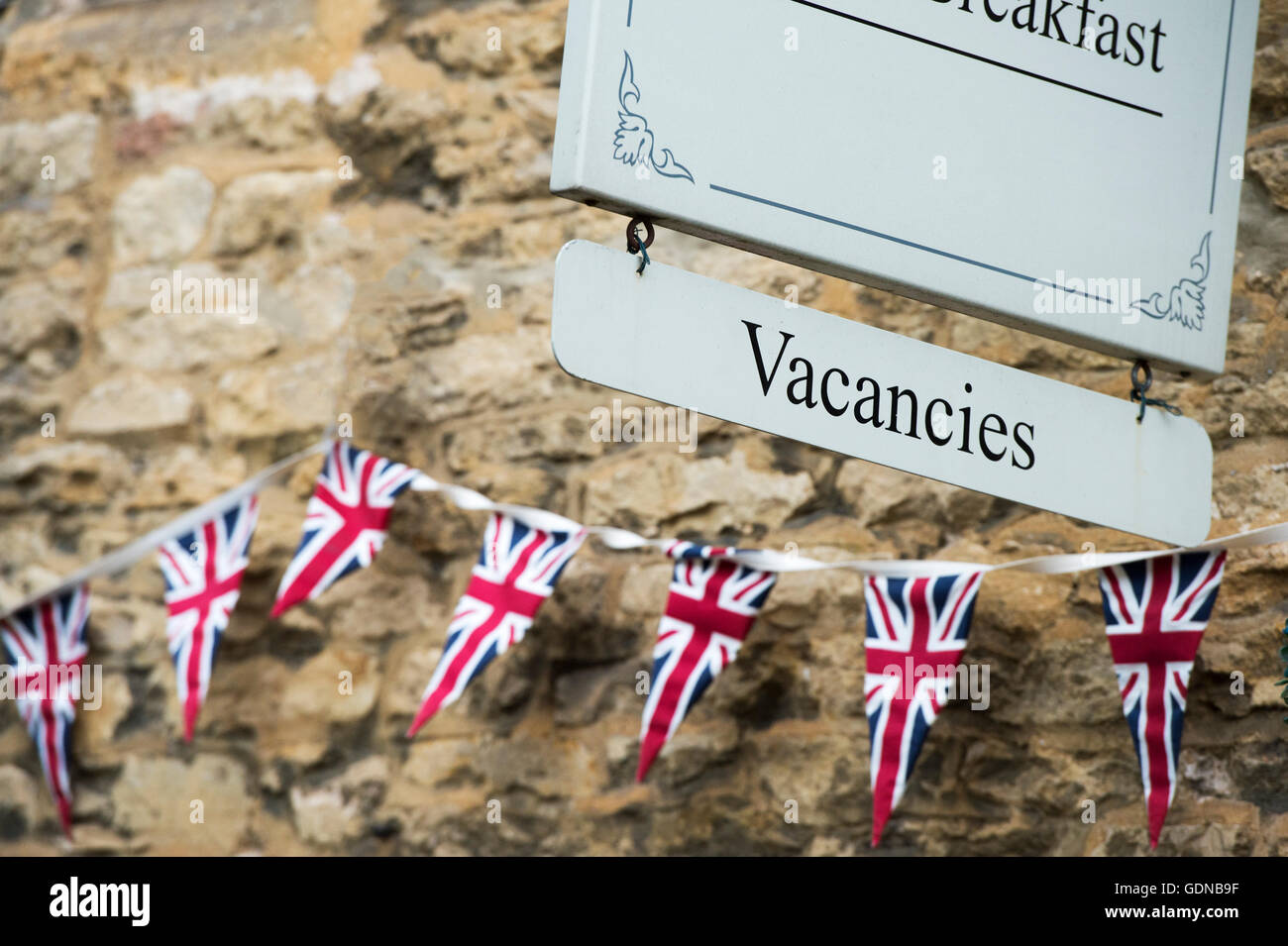 Vacancy sign hi-res stock photography and images - Alamy