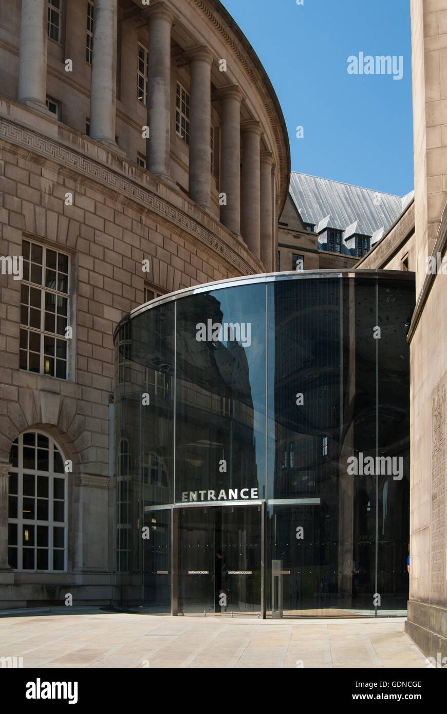 Central library manchester glass hi-res stock photography and images ...