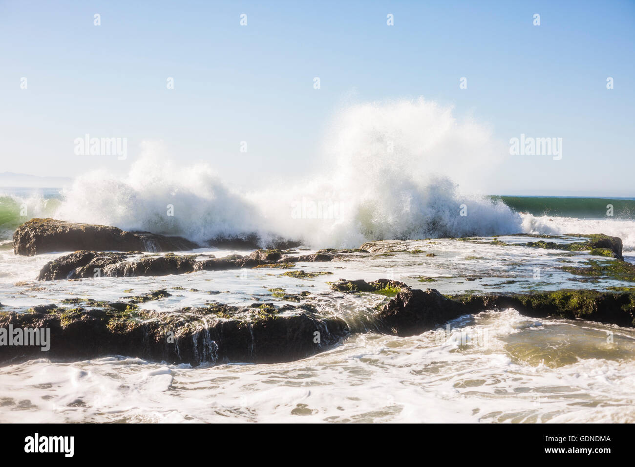 Splashing over rocks hi-res stock photography and images - Alamy