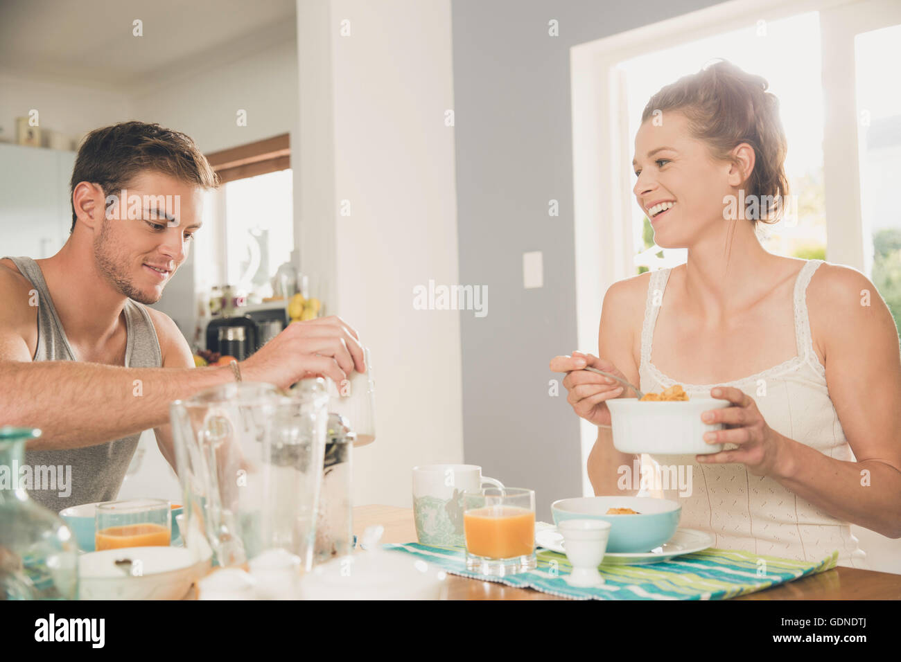 Couple eating cereal sharing hi-res stock photography and images - Alamy