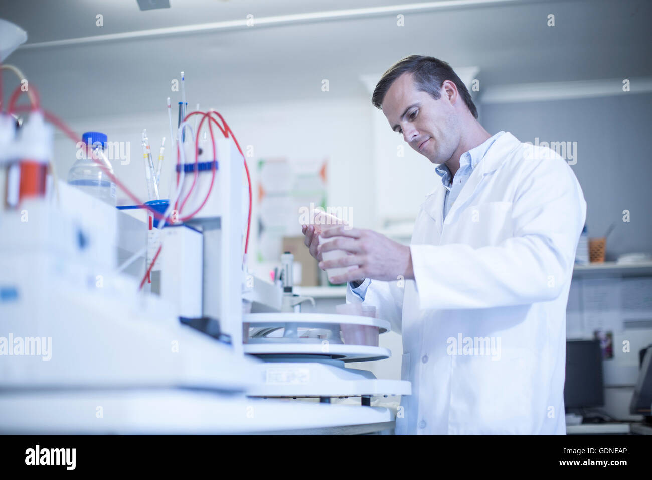 Man working in laboratory hi-res stock photography and images - Alamy