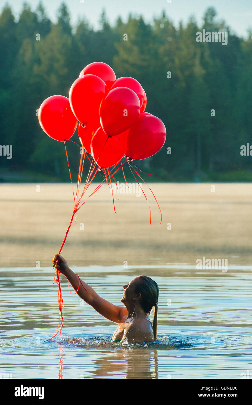 Water balloon balloons hi-res stock photography and images - Alamy