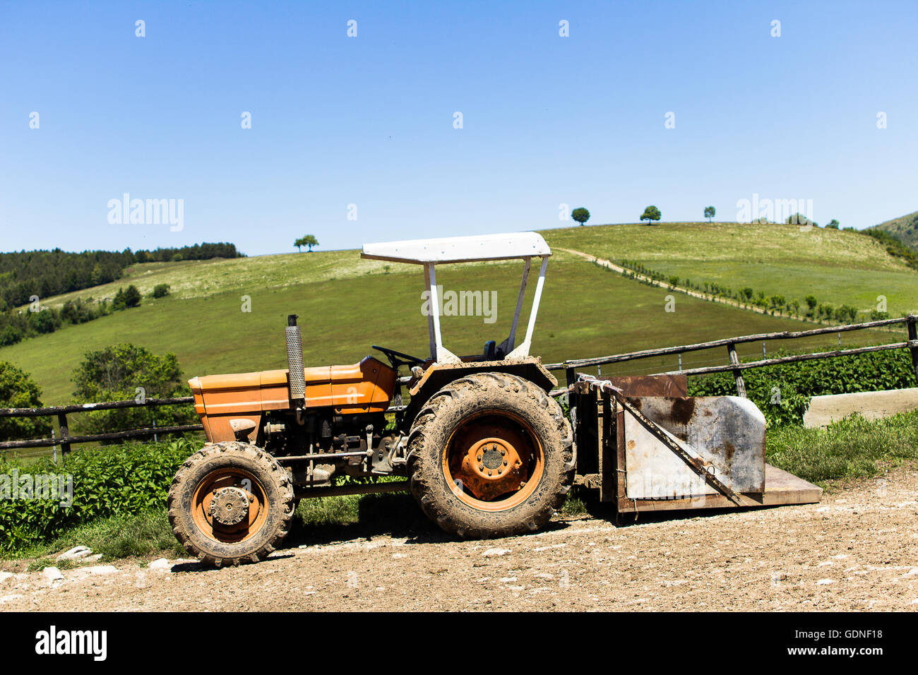 Tractor rural hi-res stock photography and images - Alamy