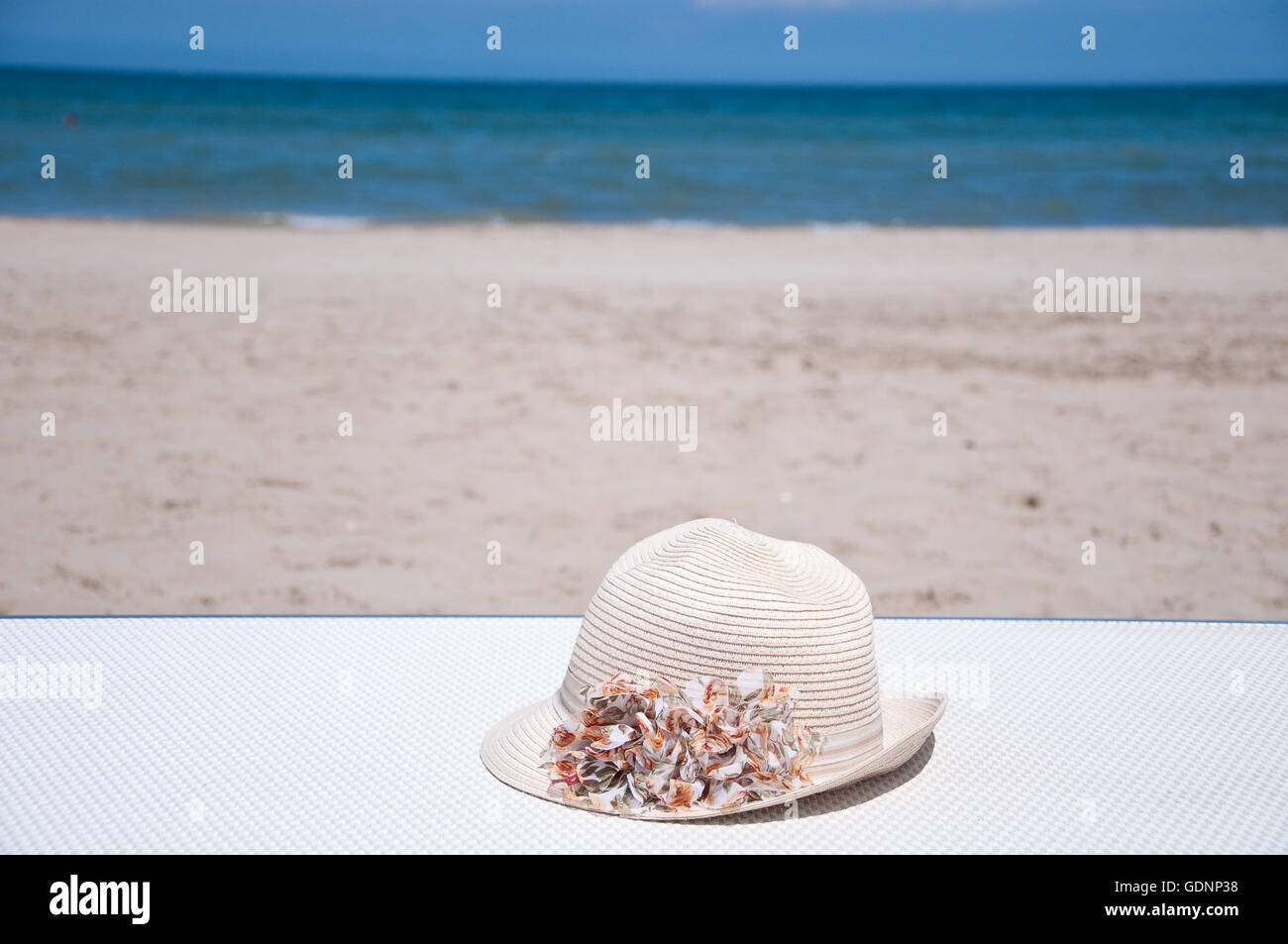 Summer hat hi-res stock photography and images - Alamy