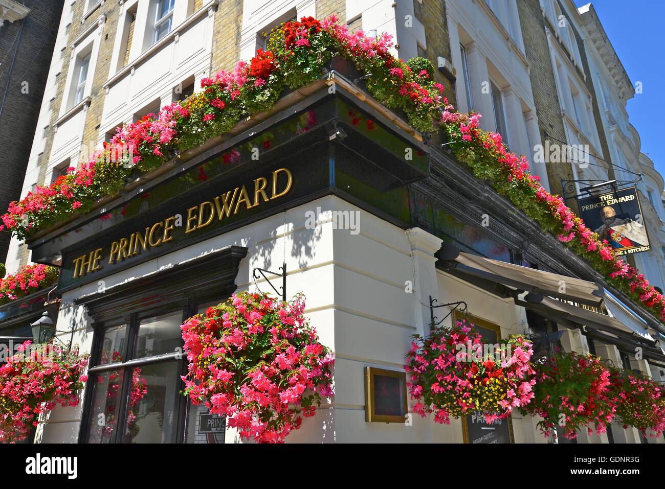 Bayswater pub hi-res stock photography and images - Alamy
