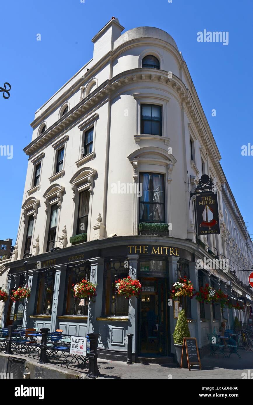 The Mitre pub, Lancaster Mews, London, England, UK Stock Photo - Alamy