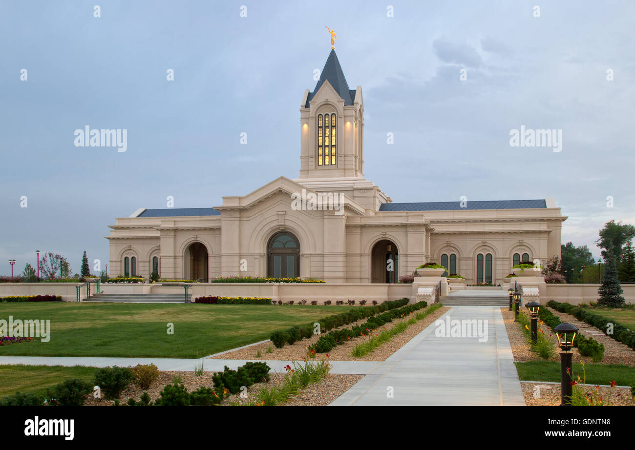 Worship of saints hi-res stock photography and images - Alamy