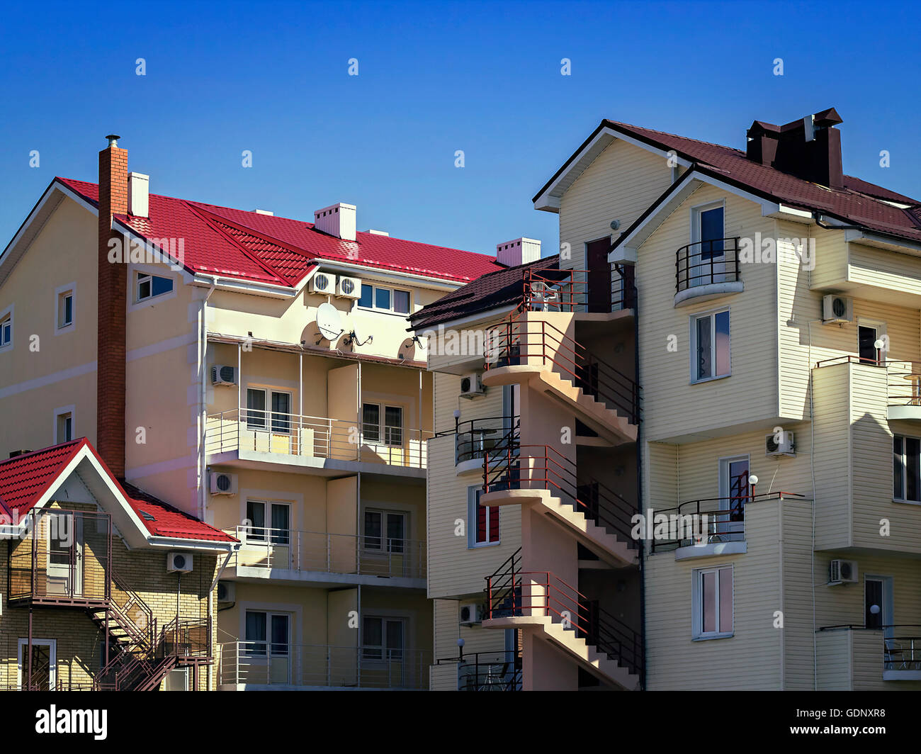 Three storey living hi-res stock photography and images - Alamy