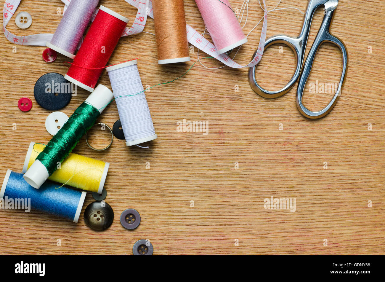 Set sewing fabric scissors hi-res stock photography and images - Alamy