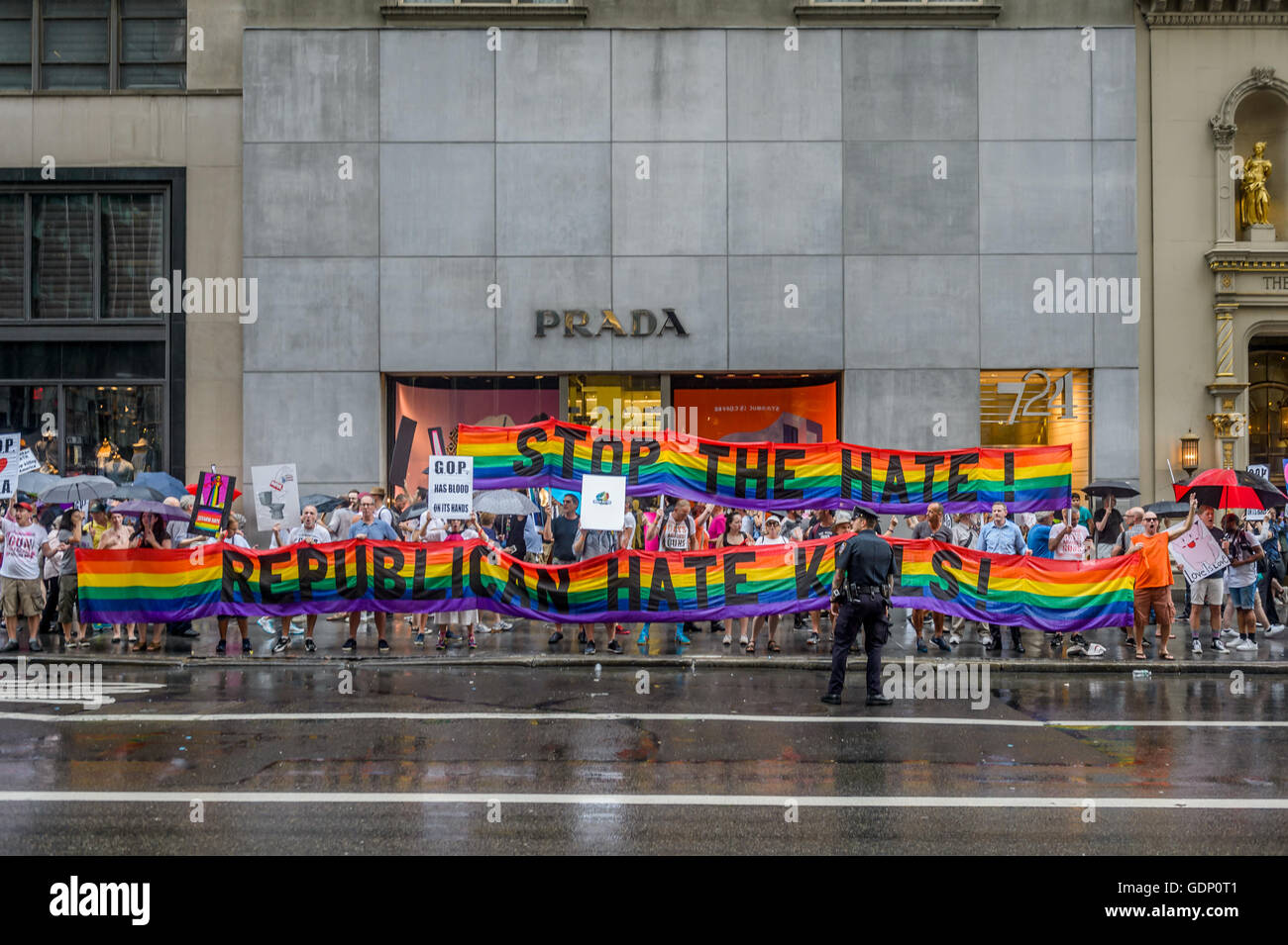 Lgbtq groups hi-res stock photography and images - Alamy