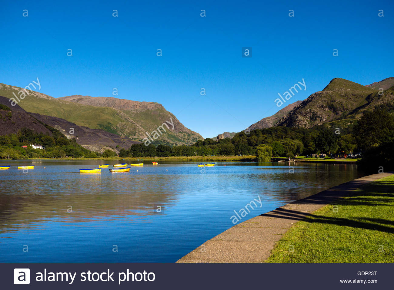 Llanberis Llyn Lake Snowdonia Wales Stock Photos & Llanberis Llyn Lake ...