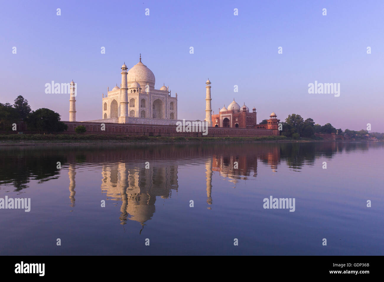 Taj Mahal sunrise with reflection Stock Photo - Alamy