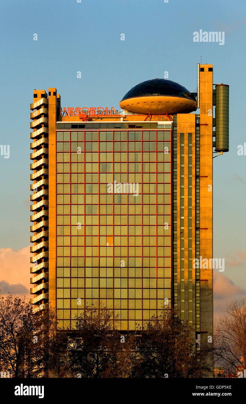 Hotel Hesperia Tower, by Richard Rogers.L´Hospitalet del Llobregat ...