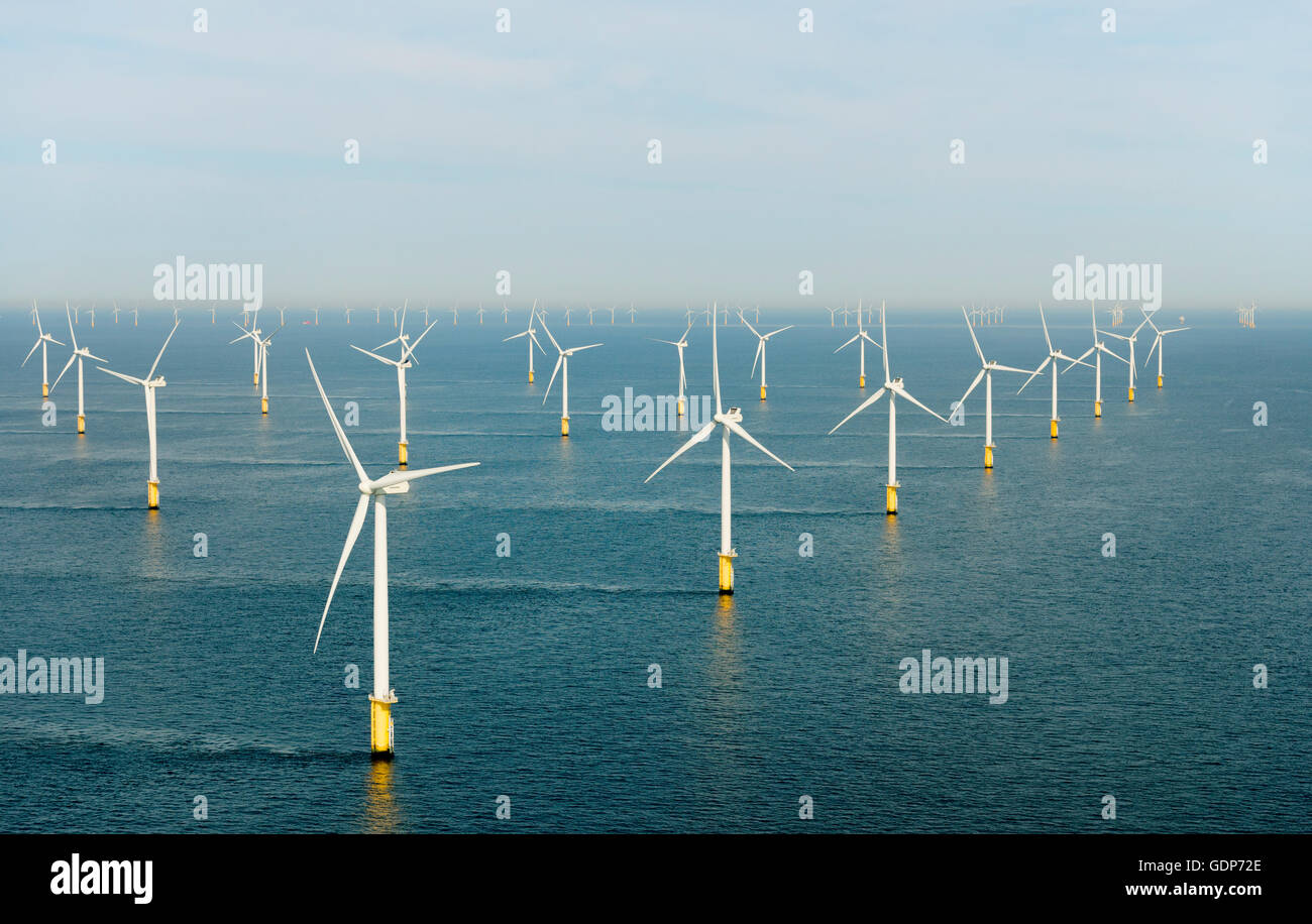 Living offshore hi-res stock photography and images - Alamy