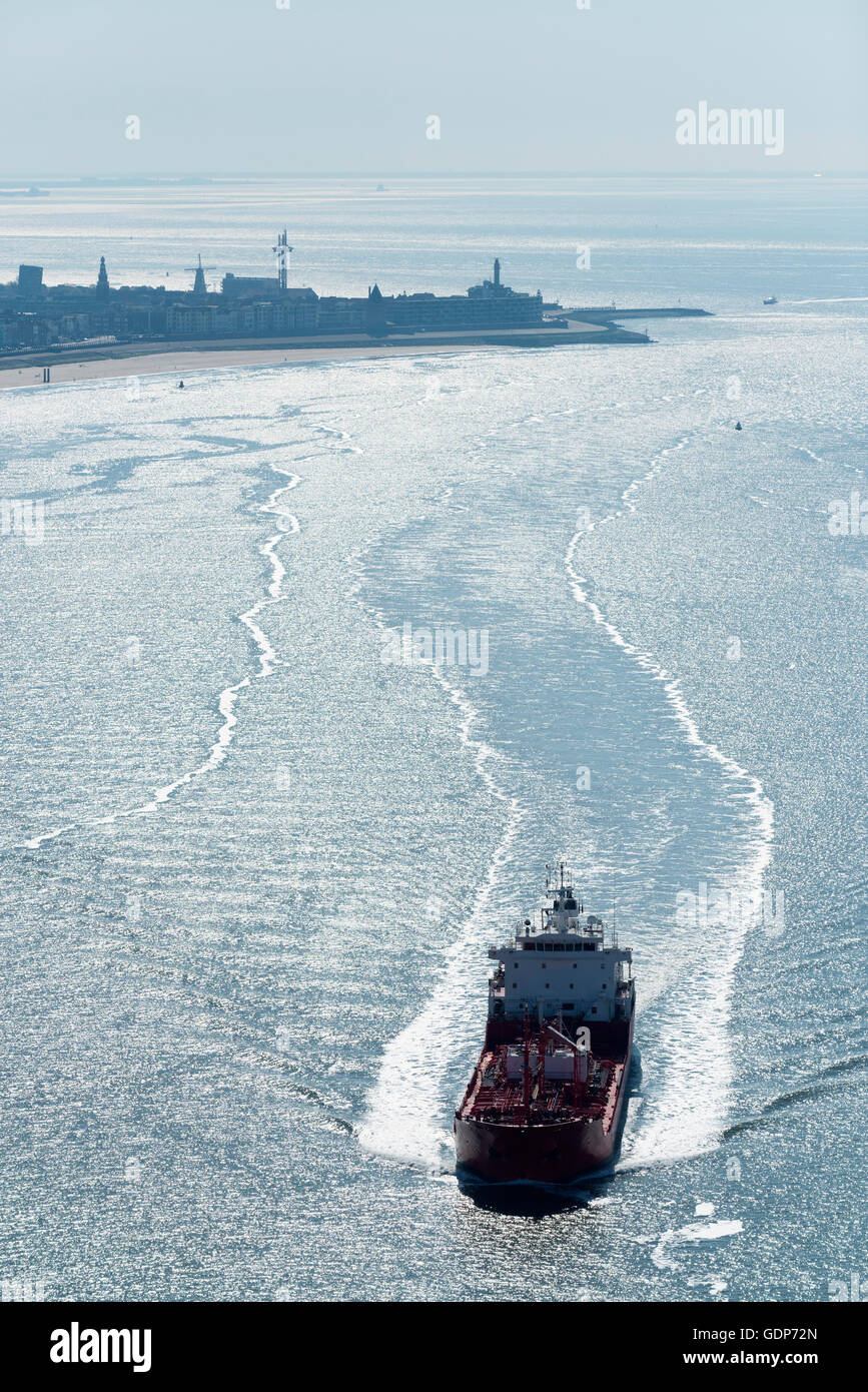 Liquid chemical tanker hi-res stock photography and images - Alamy